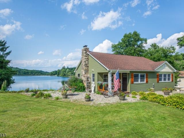 48 Lakeside Ave