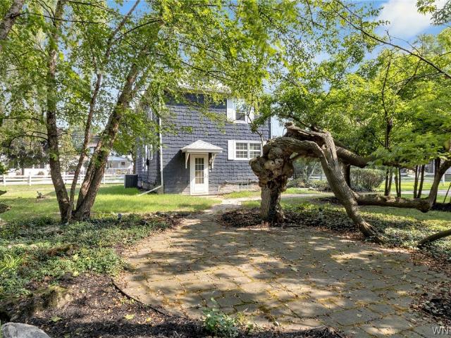 48 Laverack Avenue