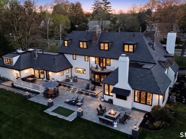 48 Ledyard Rd, West Hartford, CT 06117