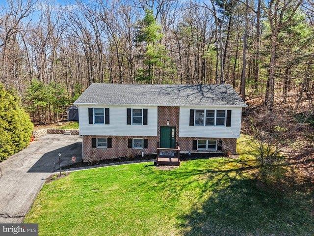 48 Liberty Dr, Mount Holly Springs, PA 17065