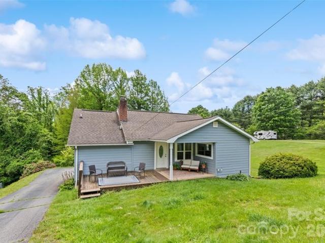 48 Medford Ave, Waynesville, NC 28786