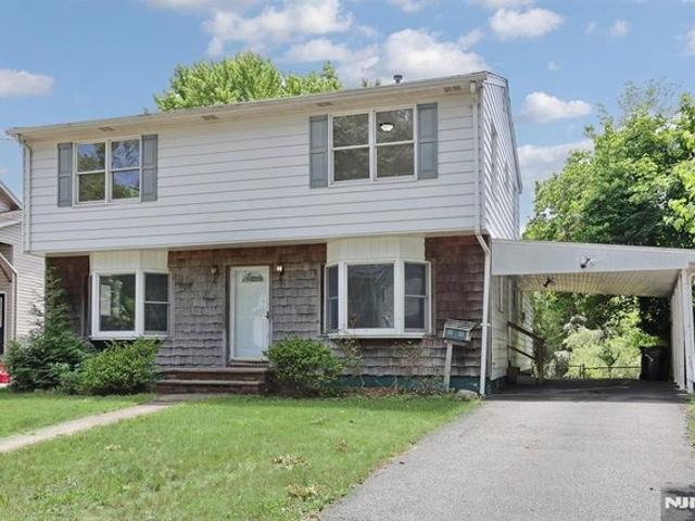 48 Momar Dr, Bergenfield, NJ 07621