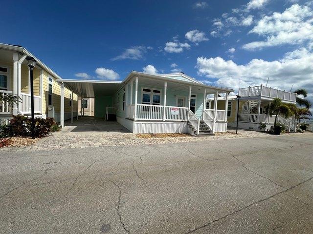 48 NE Driftwood Dr, Jensen Beach, FL 34957
