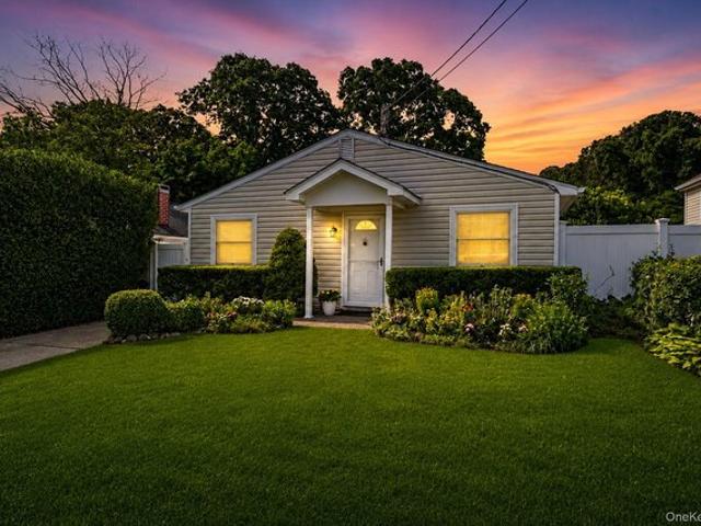 48 Oakmont Ave, Selden, NY 11784