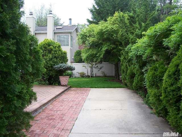 48 Orchard Beach Boulevard