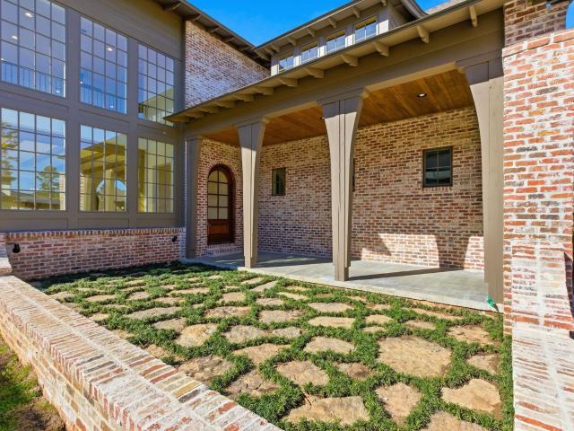 48 Orle Circle