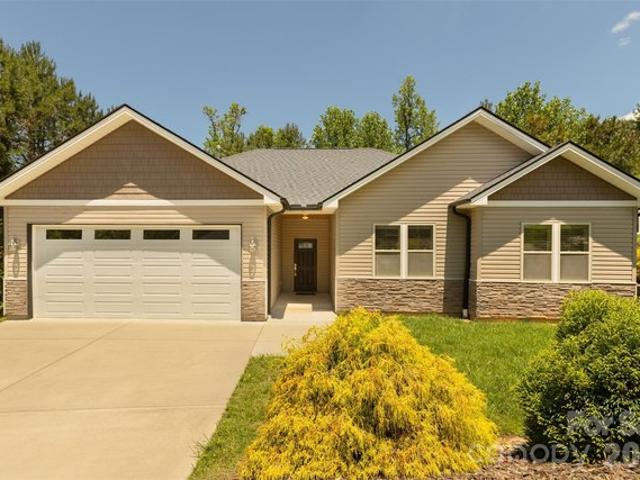 48 River Walk Dr, Asheville, NC 28804