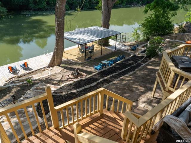 48 River Oak Dr