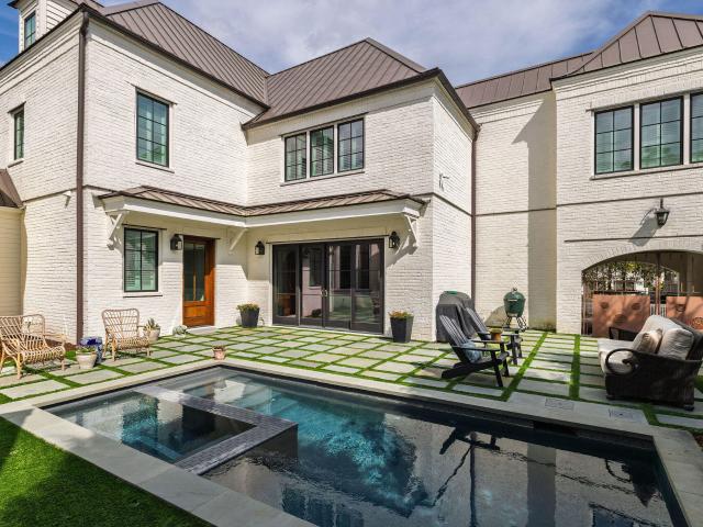 48 Robert Mills Circle