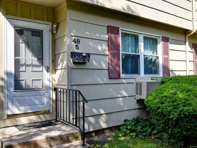 48 Round Tree Dr Unit 5, Naugatuck, CT 06770