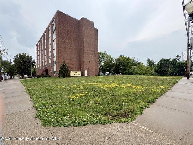 48 S Main St, Carbondale, PA 18407