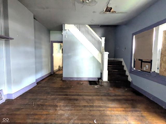 48 S Ewing Street