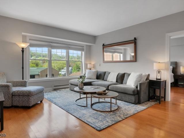 48 S Park St # 507