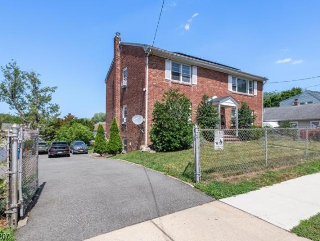48 Sanford Ave
