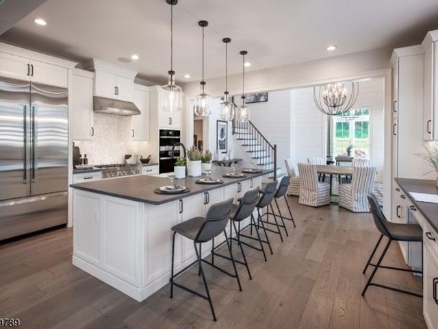 48 Saratoga Way, Peapack Gladstone Boro, NJ 07931