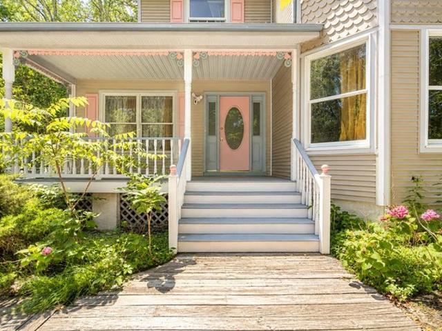 48 Secluded Ln, Rio Grande, NJ 08242