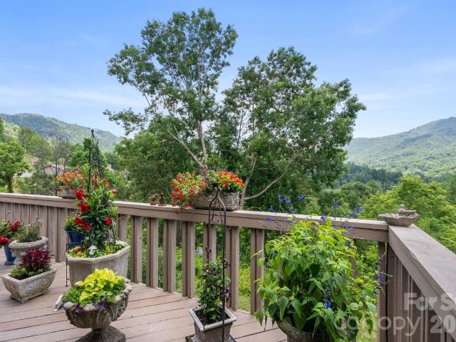 48 Stony Ridge