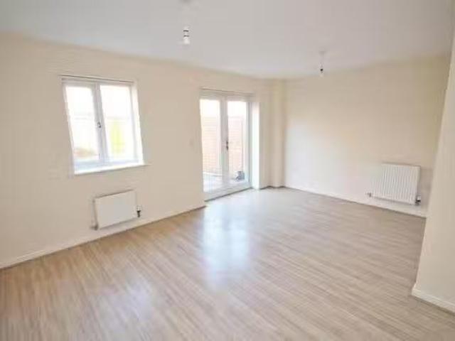 48 Surrey Drive 4 bedrooms 3 bathrooms