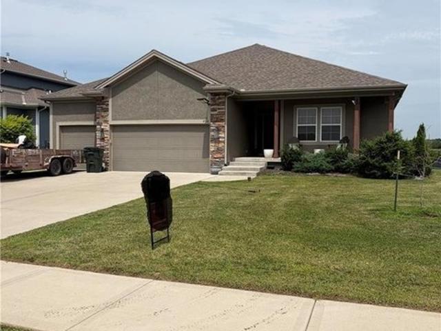 4904 N 126th St, Kansas City, KS 66109