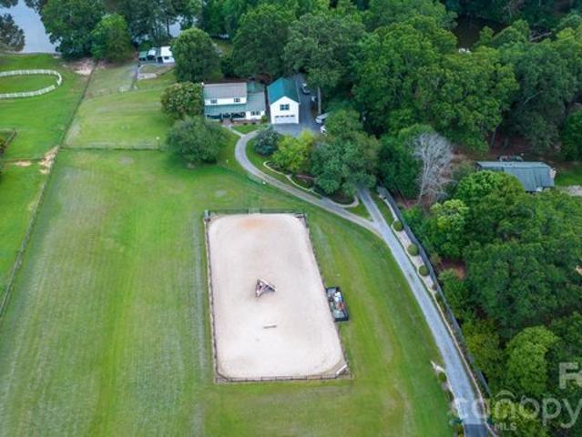 4904 Willow Pond Rd, Clover, SC 29710