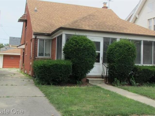 4905 Maple St, Dearborn, MI 48126