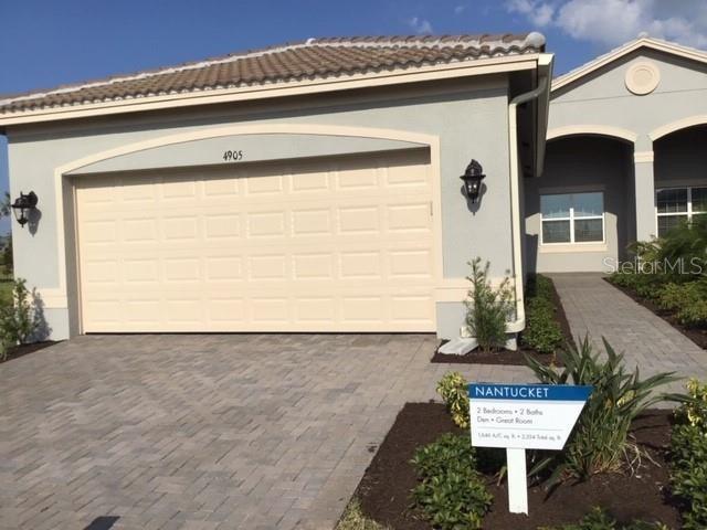 4905 Avila Lakes Dr, Wimauma, FL 33598