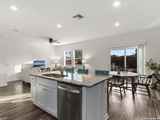 4905 Hallies Garden