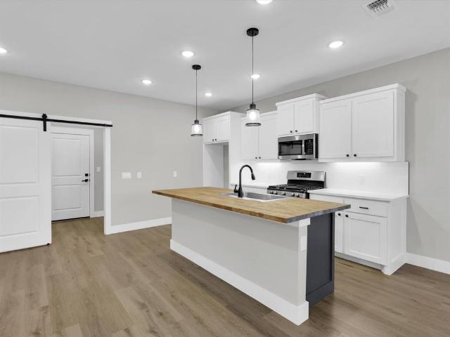 4905 Sweetbay Road