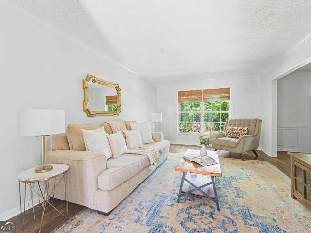 4905 Windwood Drive