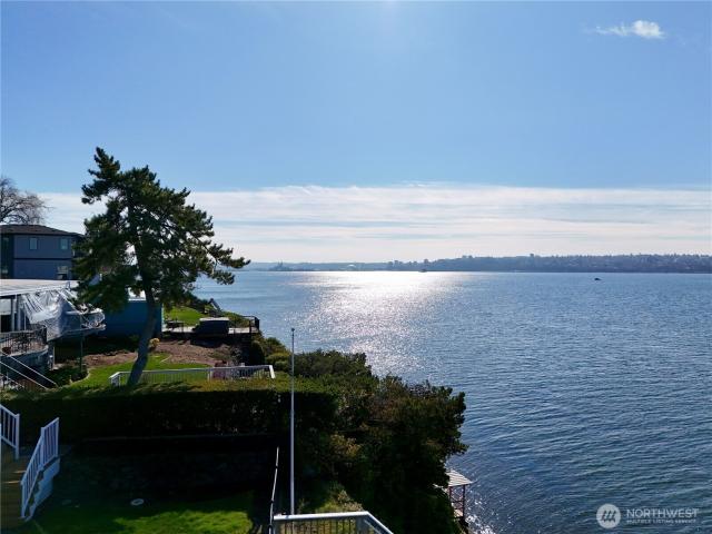 4906 Tok A Lou Drive NE