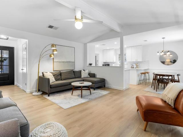 4907 Dry Oak Trl