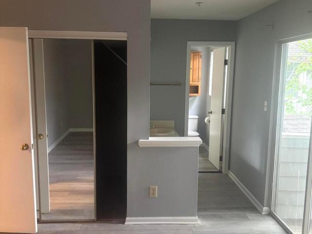 4907 Hollenden Drive Apt 207