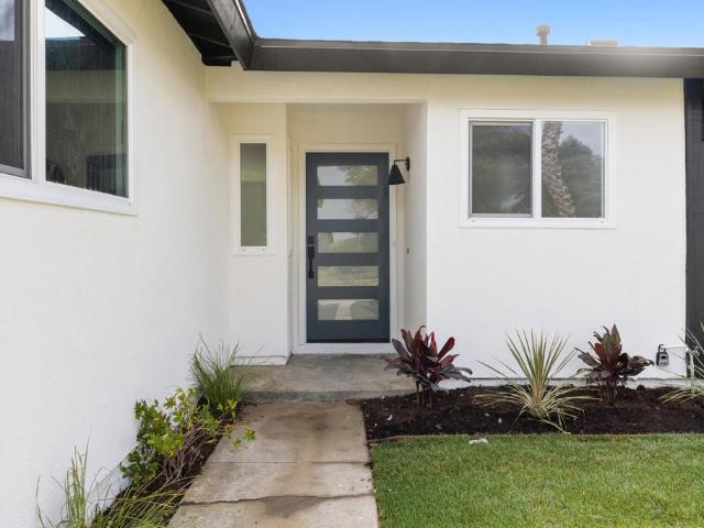 4907 Stephanie Pl