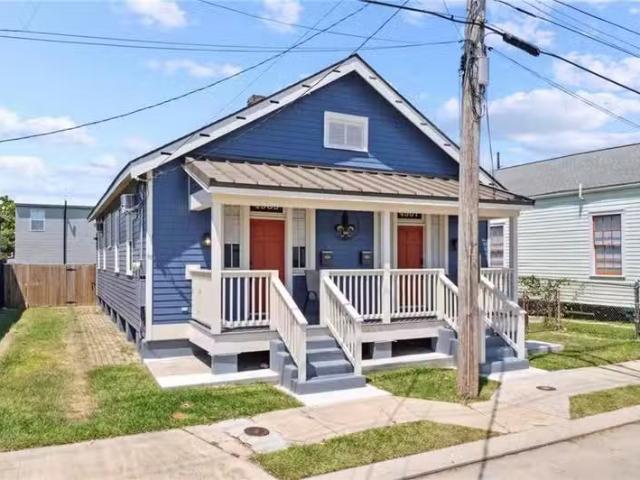 4907 TCHOUPITOULAS ST, NEW ORLEANS, LA 70115 Duplex For Sale.