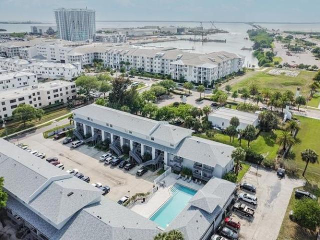 4907 W McElroy Ave, Tampa, FL 33611
