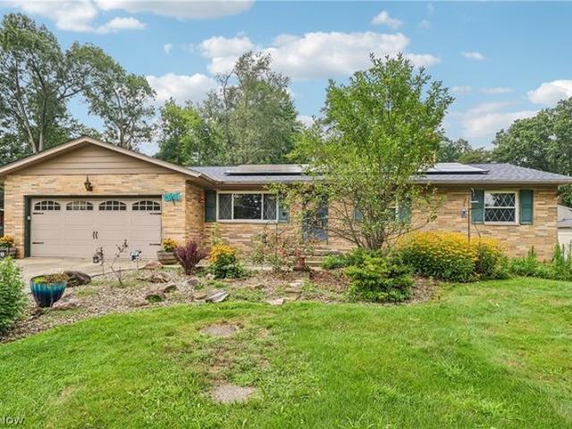 4908 Encino Dr, Akron, OH 44319