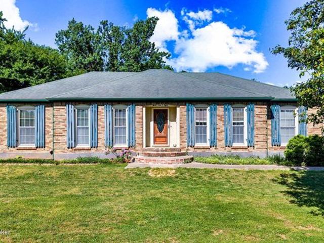 4908 Jerry Dr, Shepherdsville, KY 40165