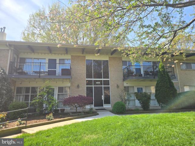 4909 Americana Dr, Unit T6, Annandale, VA 22003 | MLS #VAFX2300 | Compass