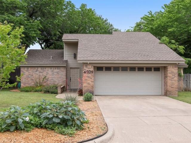 4909 Queen Ct, Fort Worth, TX 76103