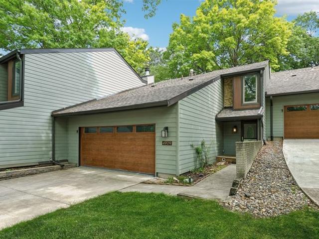 4909 W Park Dr, West Des Moines, IA 50266