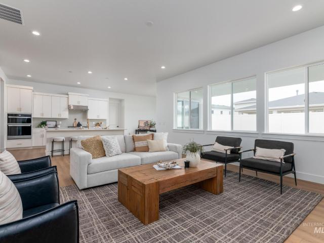 4909 W River Oaks Ct