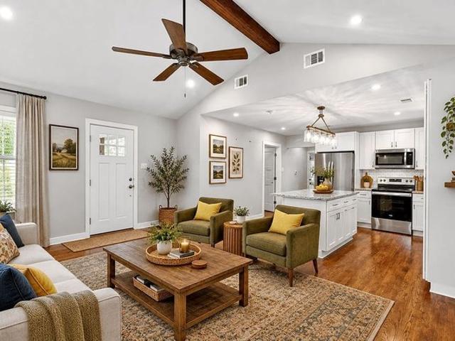 4909 White Oak Ln, River Oaks, TX 76114