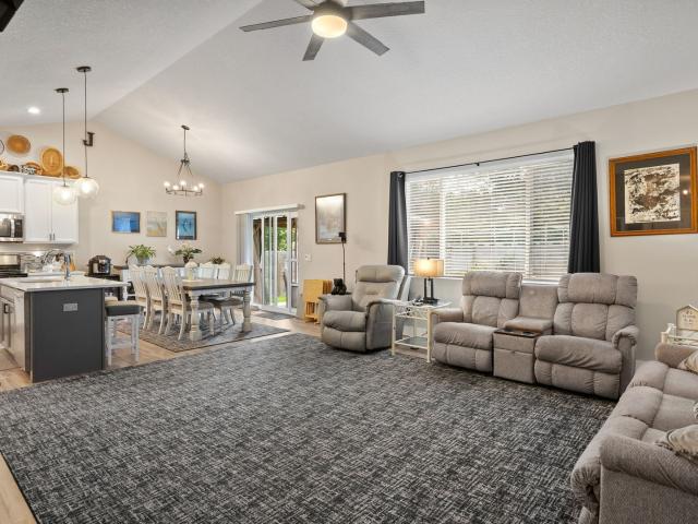 4909 Willow Circle