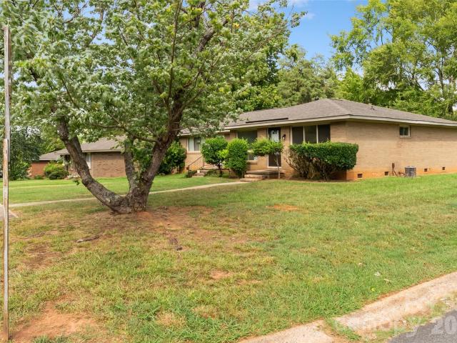 4900 Malibu Drive