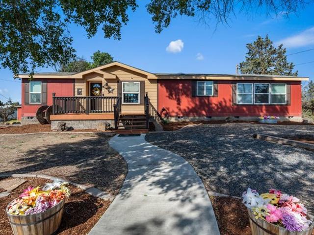 4900 NW Homestead Way, Redmond, OR 97756