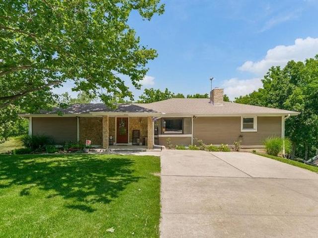 4900 NE 72nd St, Kansas City, MO 64119