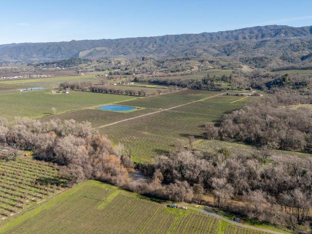 4900 Old River Rd, Ukiah, CA 95482 | MLS #326004 | Compass