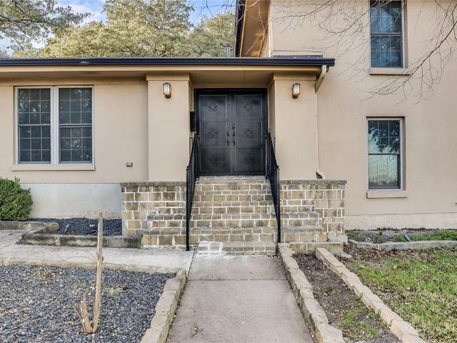 4900 Balcones Dr