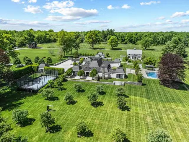 4900 Congress St, Fairfield, CT 06824 MLS 24020637