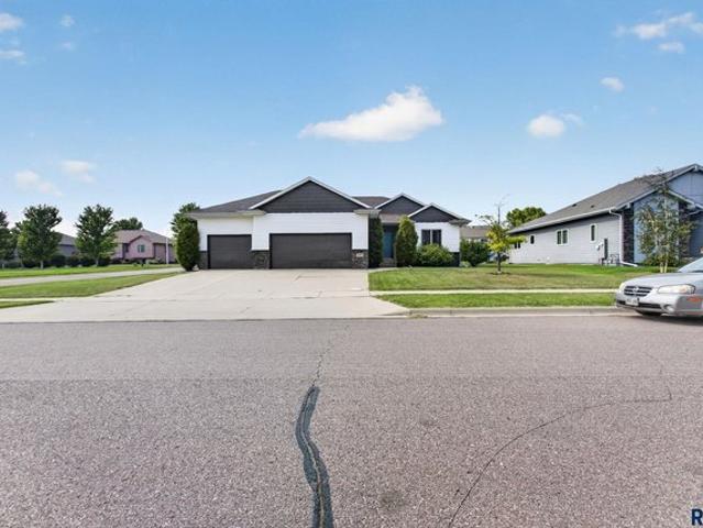 4900 E Mangrove St, Sioux Falls, SD 57110